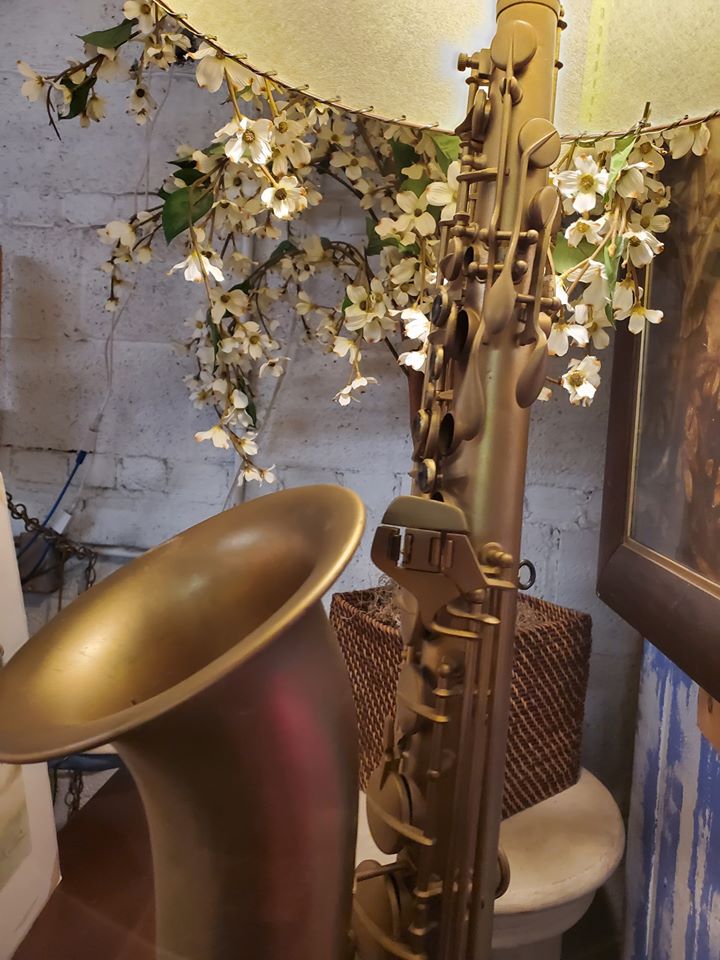 Beautiful Saxophone Table Lamp - Well Made - very nice - Long Valley ...