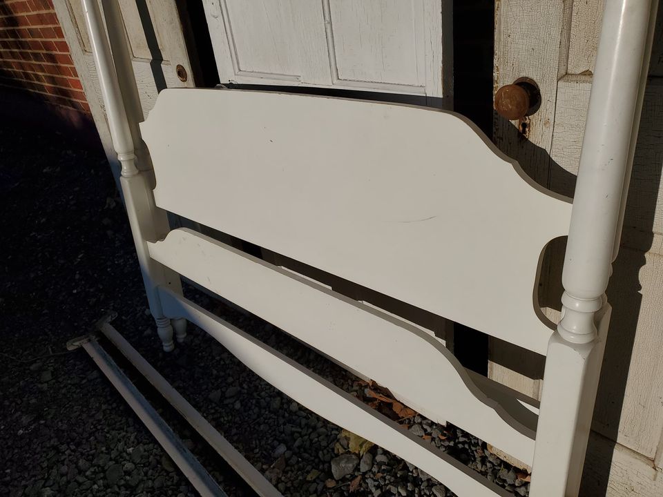 White Full Size Four Post Bed - Nice Bed - Long Valley Traders