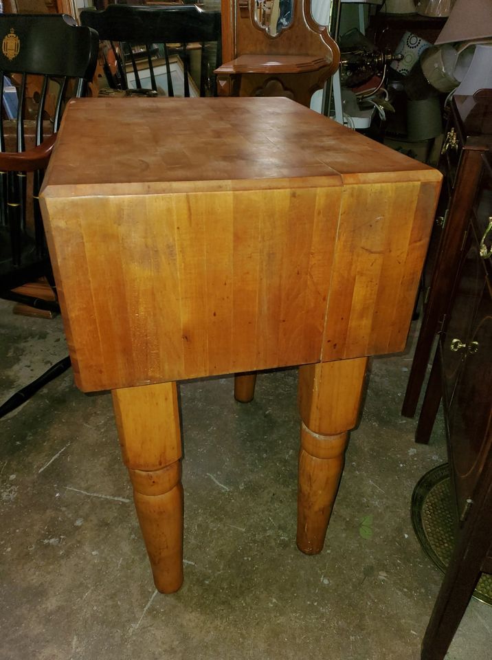 Beautiful Butcher Block Table - Lightly Used - Very Nice Condition ...