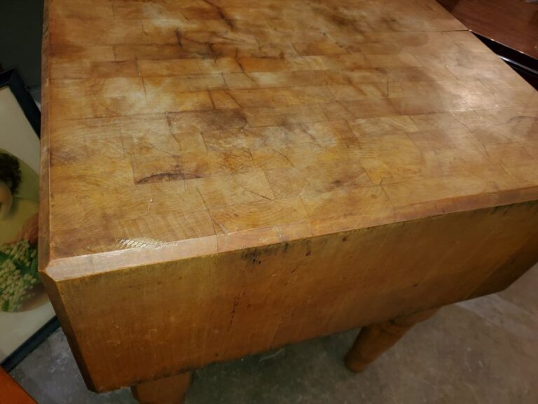 Beautiful Butcher Block Table - Lightly Used - Very Nice Condition ...