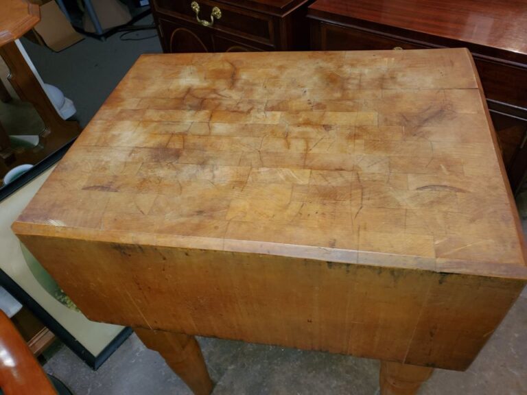 Beautiful Butcher Block Table - Lightly Used - Very Nice Condition ...