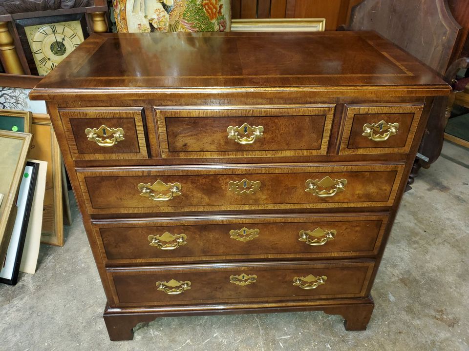 Henredon Walnut Small dresser chest - 6 drawers - Great Quality ...