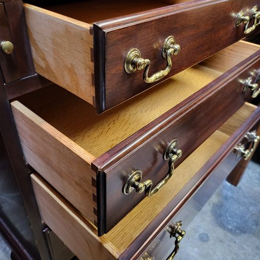 Henkel Harris Small Mahogany Slant Front Desk w/ Hutch Display Cabinet ...