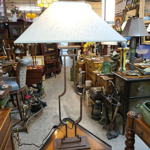 Tall Modern Iron Table Lamp - Restoration Hardware - Excellent Quality ...