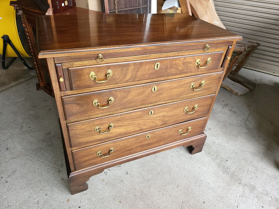 Henkel Harris Mahogany Gentleman's Chest Dresser - Long Valley Traders