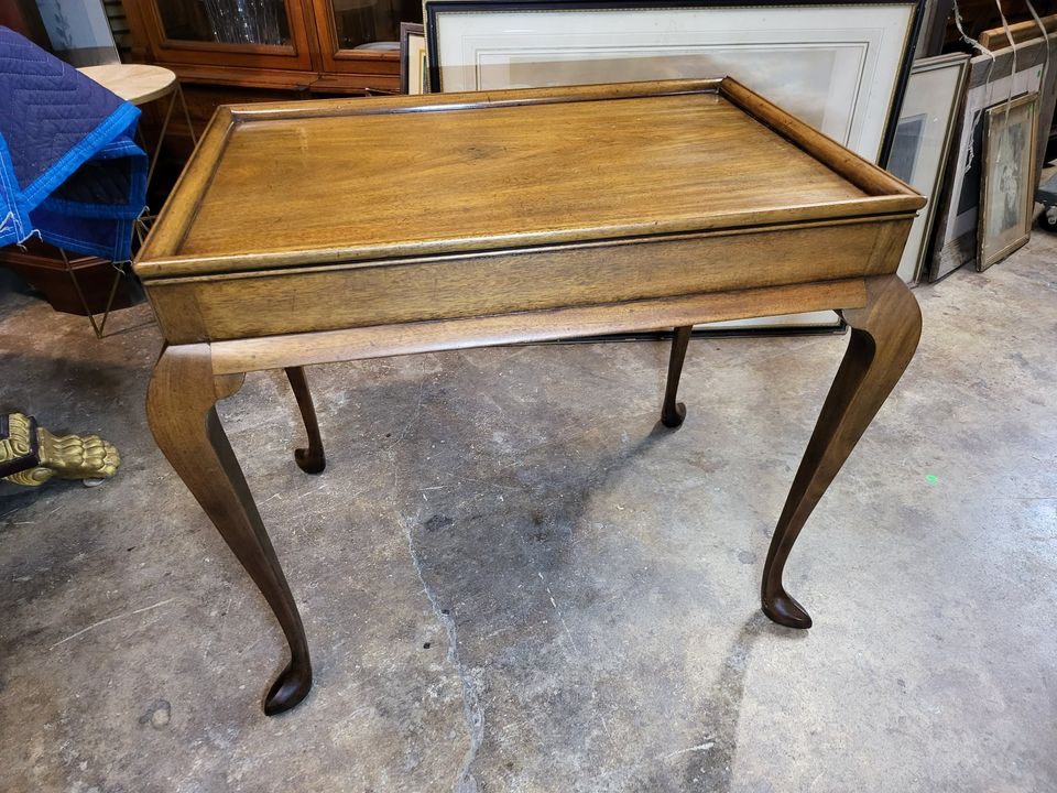 Kittinger Mahogany tall Side Table - Queen Anne Legs - Long Valley Traders