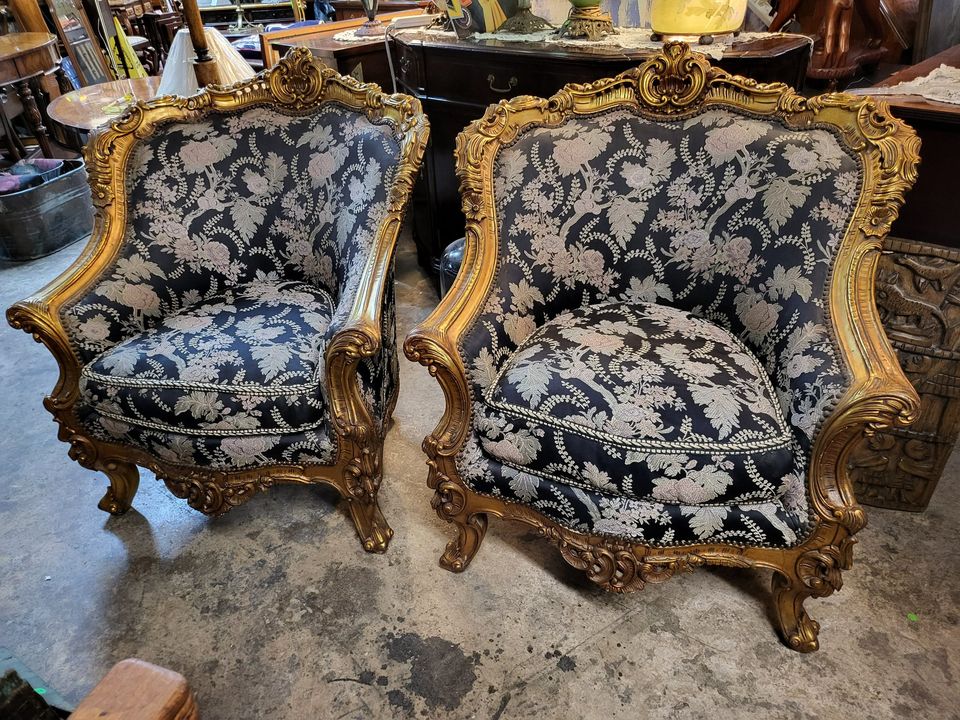 2 Large Carved Wood Gold Frame Living Room Arm Chairs - Elegant - Great ...