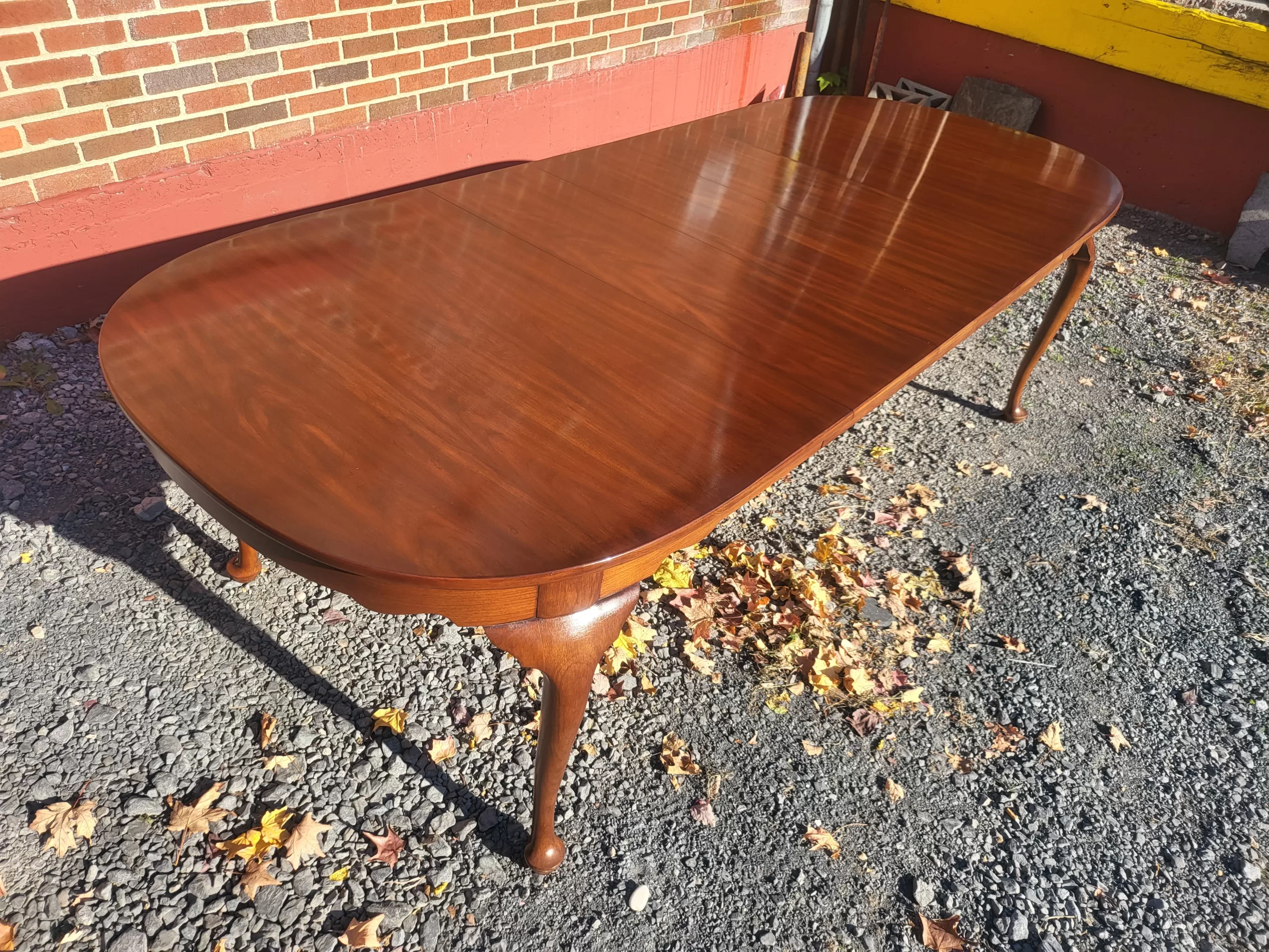 Henkel Harris Wild Black Cherry Queen Anne Dining Table w / 3 Leaves ...