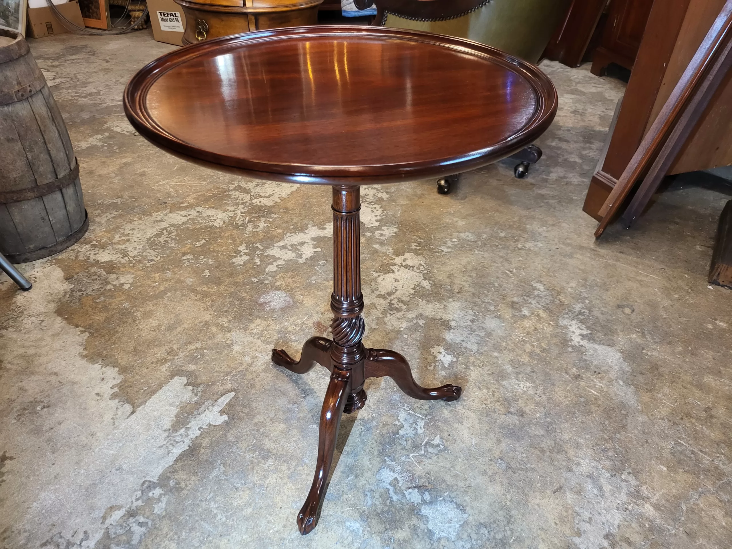 Henkel Harris Round Mahogany Pedestal Side Table - Long Valley Traders